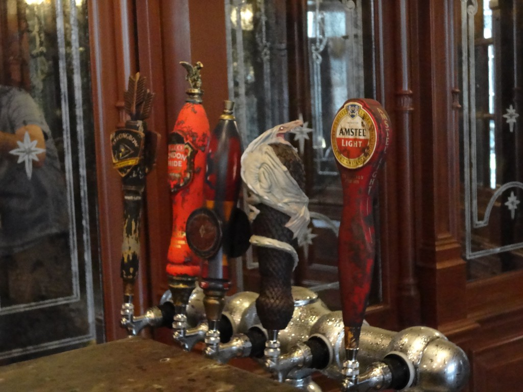 harry-potter-diagon-alley-fountain-of-fair-fortune-taps | FilmClub